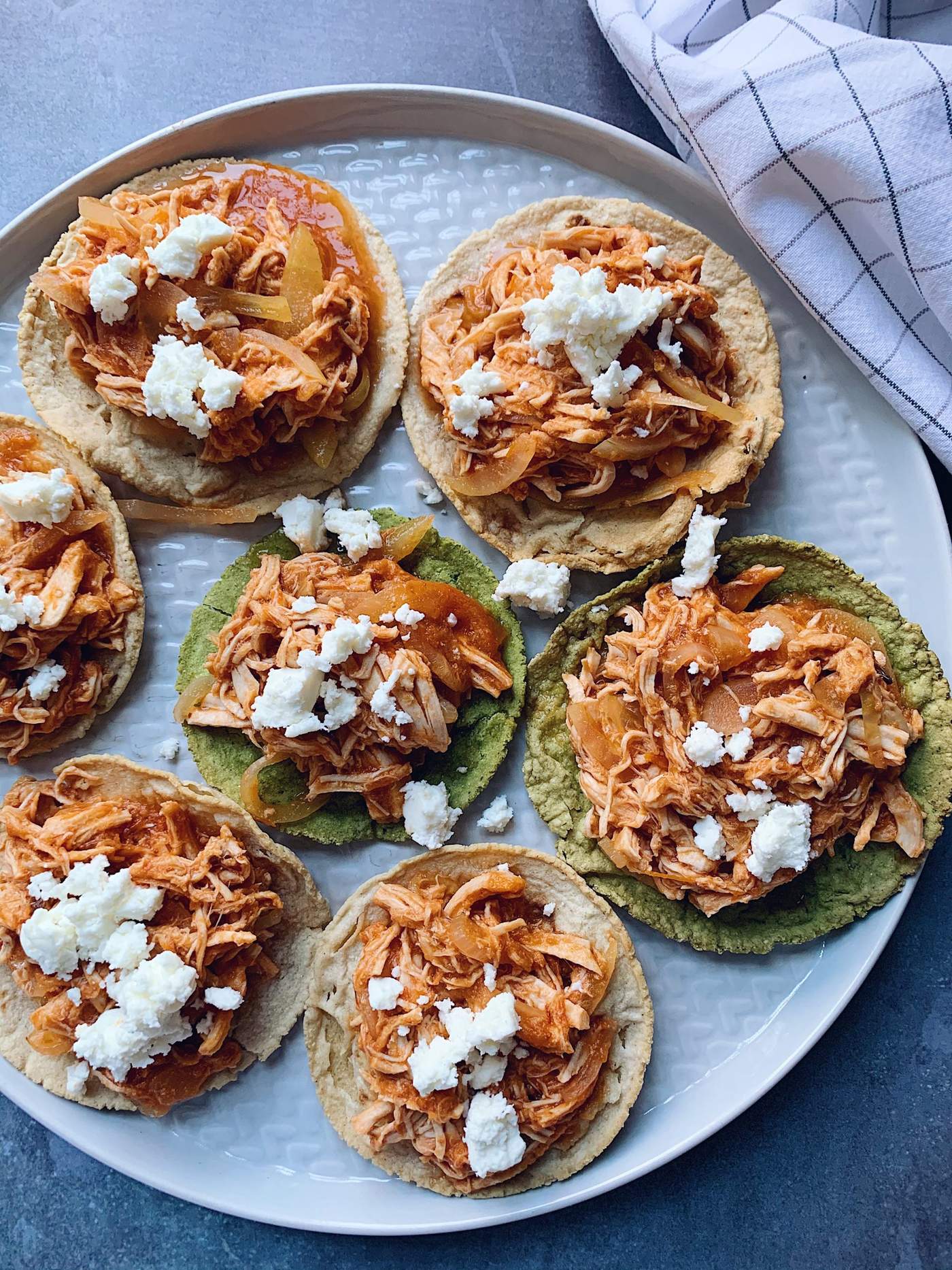 Tostadas De Tinga De Pollo